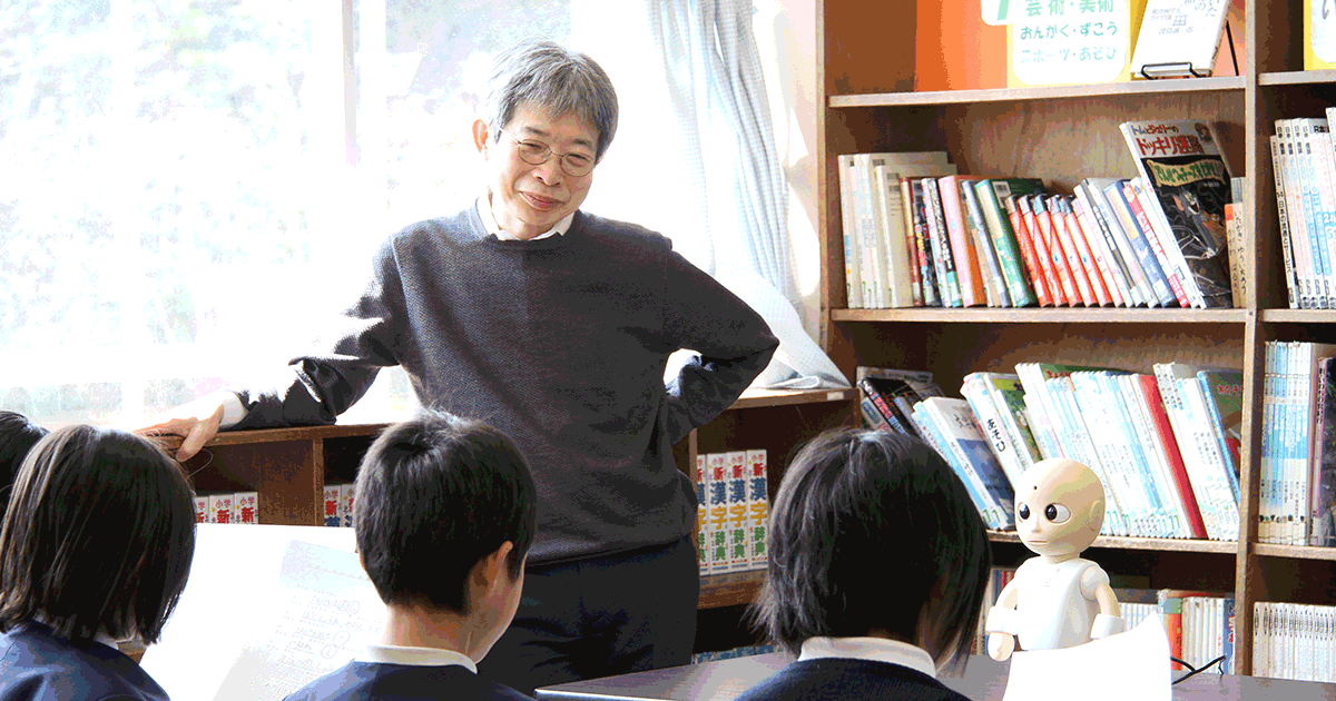 A robot theater communication class created by Oriza Hirata and ...